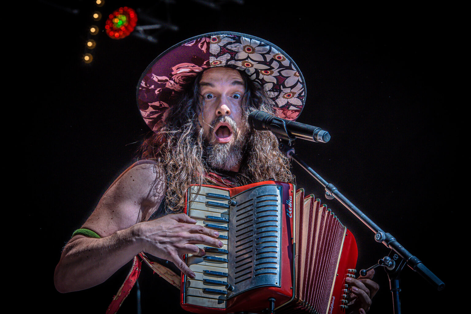 Luca Bassanese & La Piccola Orchestra Popolare - CultureWorks